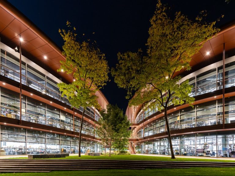 Is Clark Atlanta University Expensive? - Benjamin Franklin Press